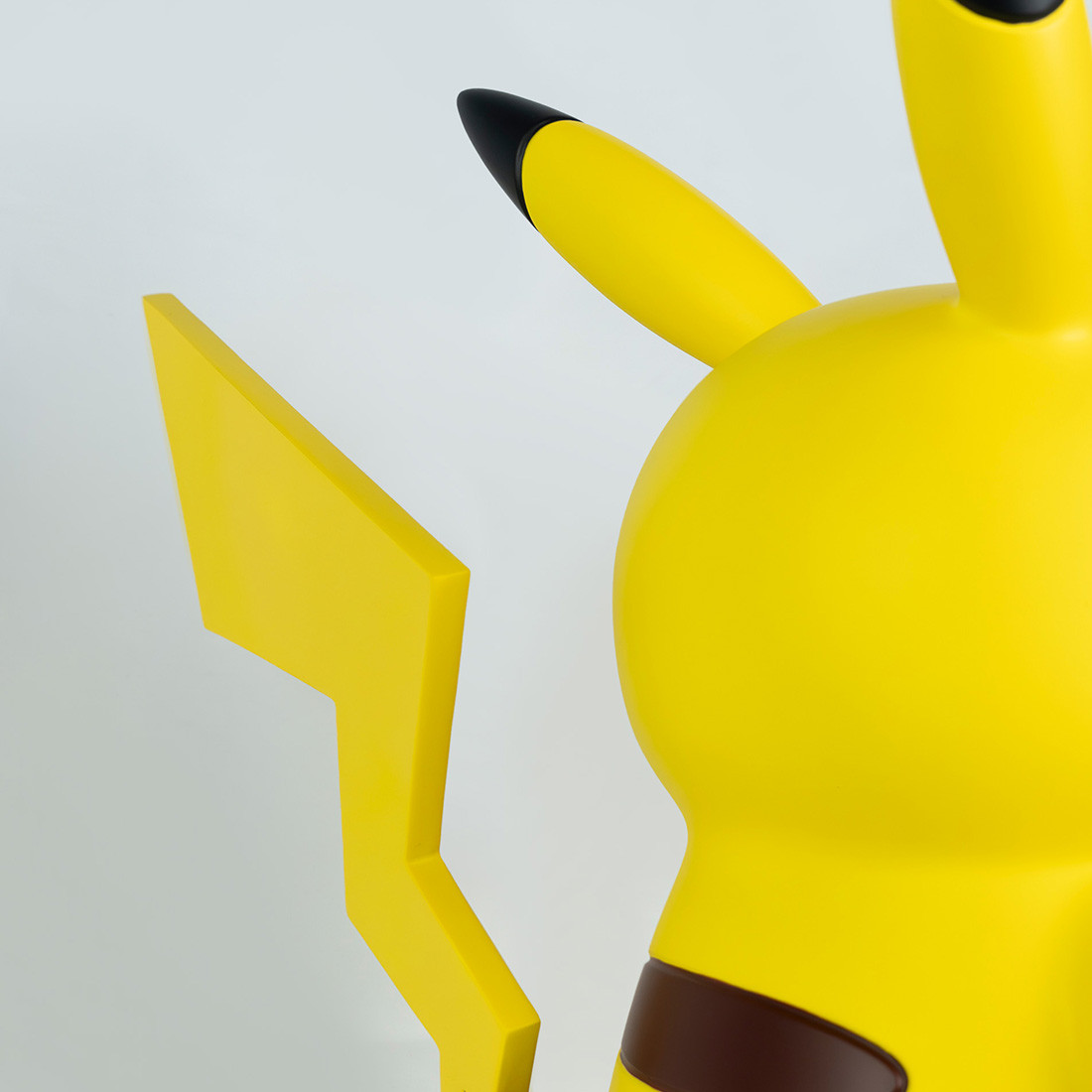 Pikachu Pokemon Figurine 57 cm